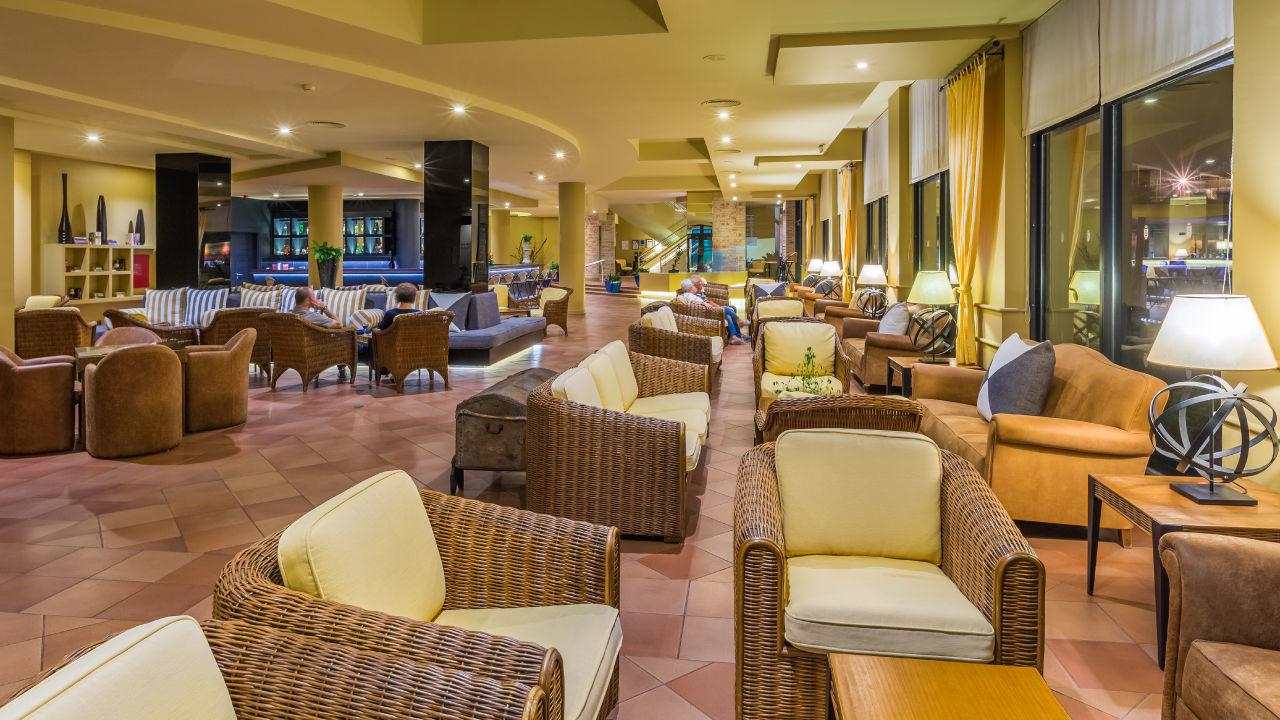 Hotel Calheta Beach in Madeira, Portugal | Zonvakantie Sunweb