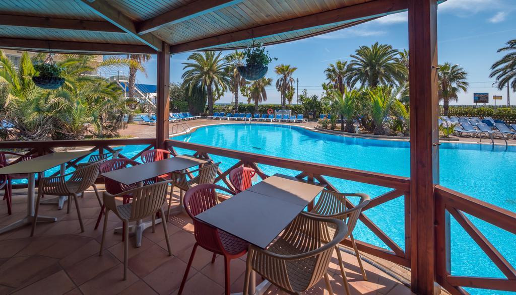 Hotel Golden Taurus Aquapark Resort in Costa Brava, Spanje ...