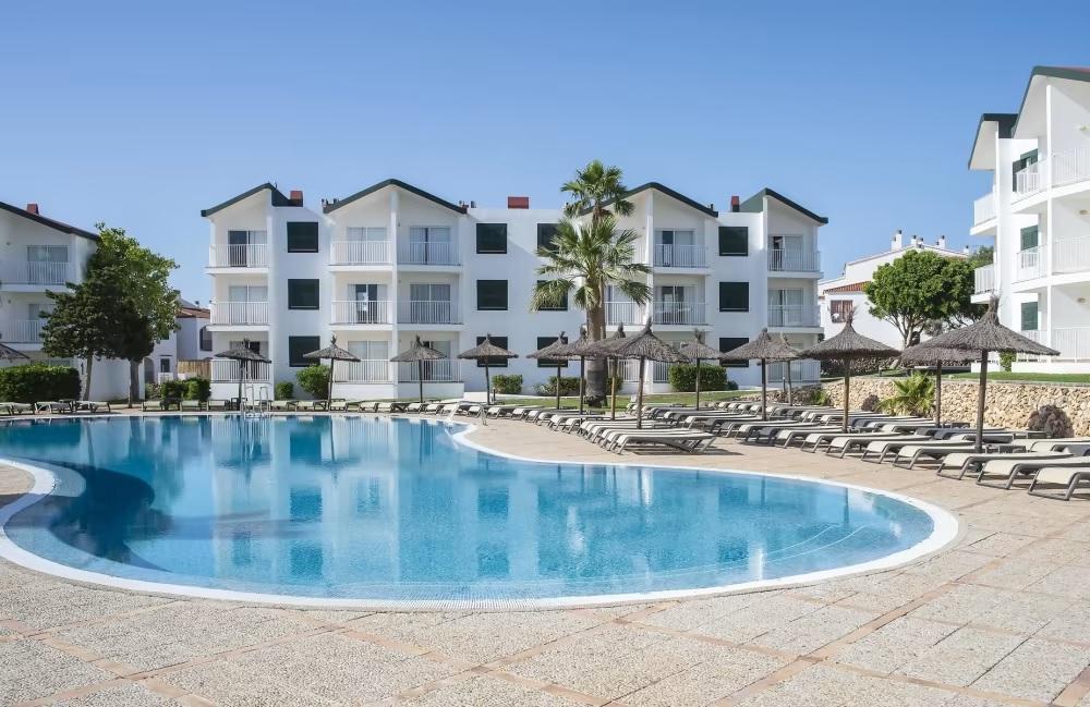 Menorca Cala Blanes by Pierre & Vacances in Menorca, Spanje ...