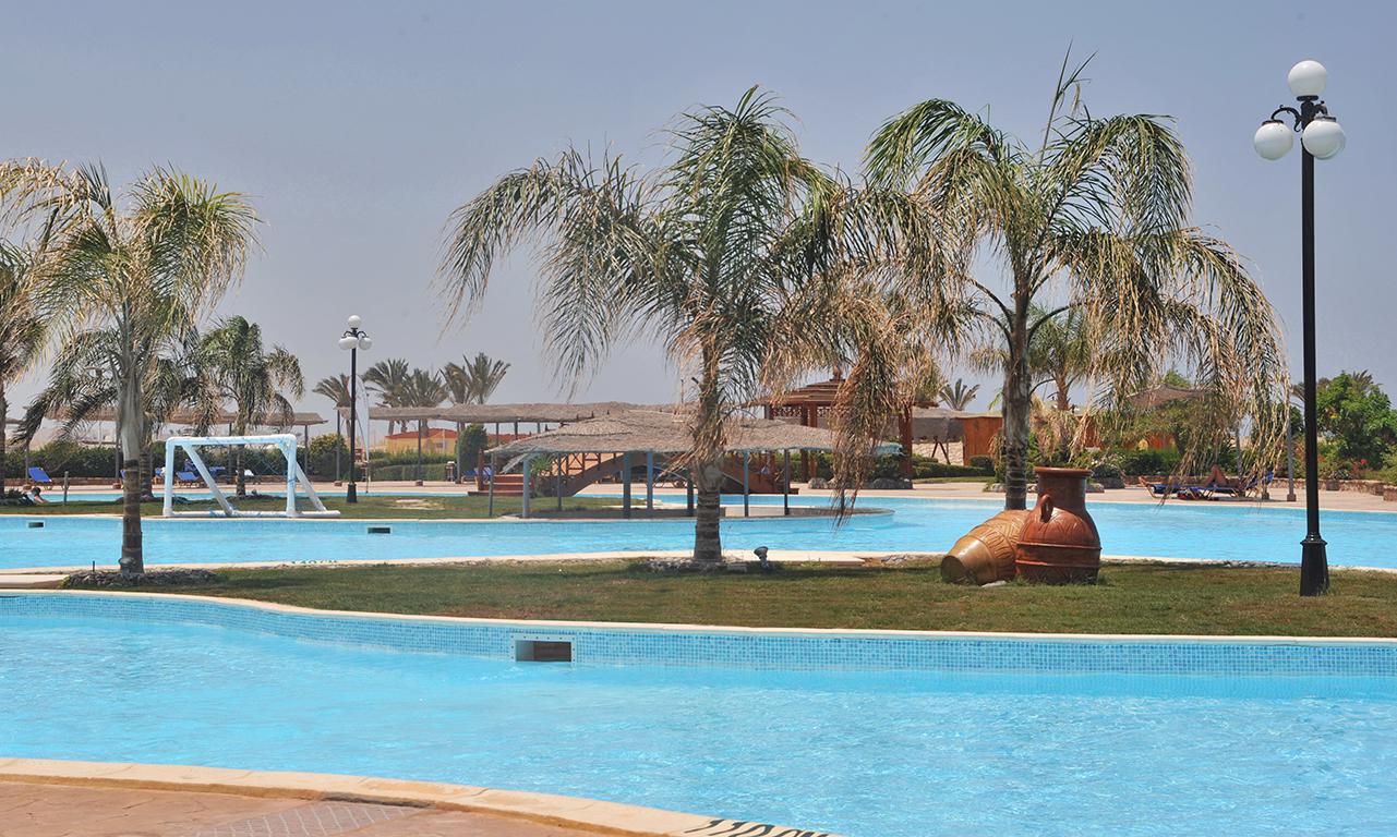 Abu Dabbab Beach and Resort (El Malikia city) in Marsa Alam, Egypte ...